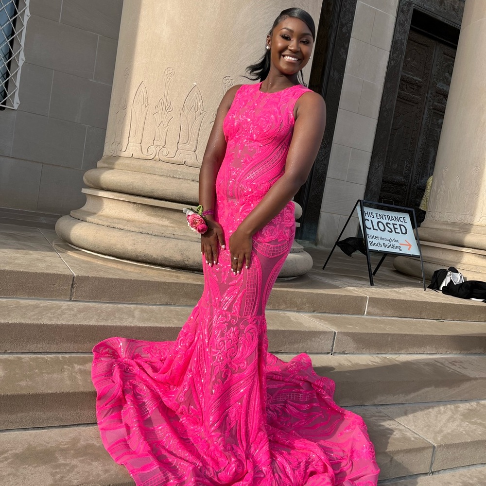 Beautiful Custom Pink Prom Dress. - Gem